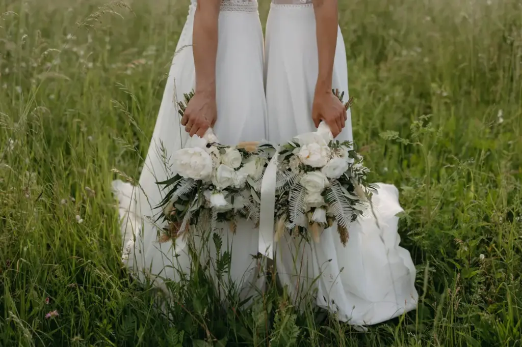 Lesbian Wedding Inspiration ♥ How To Plan A Lesbian Wedding